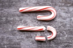 Peppermint Hot Chocolate Cookie Cups Recipe - The Gunny Sack